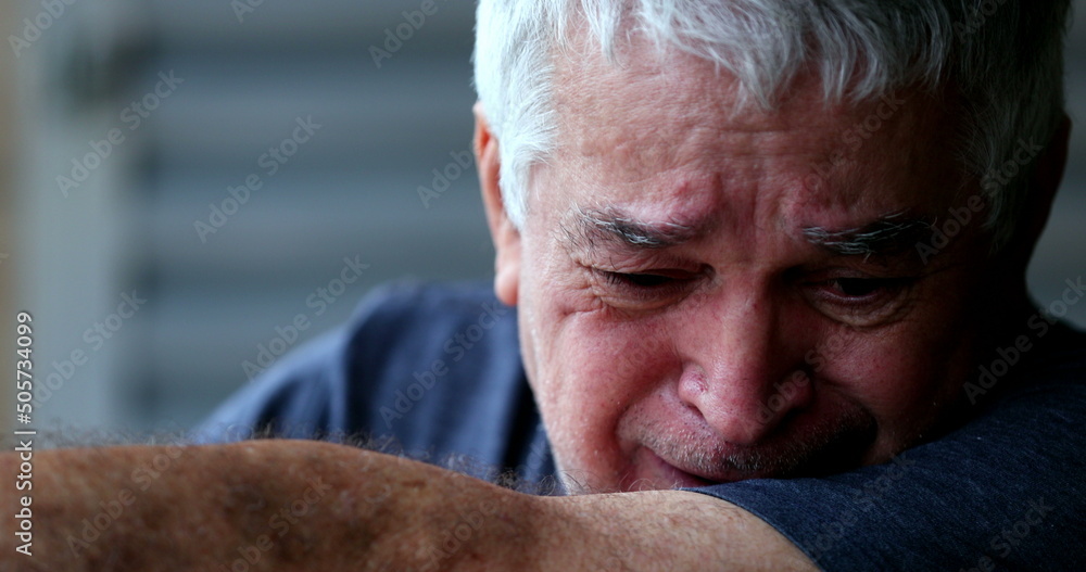 Foto de Depressed older man in crisis, senior middle aged person crying ...