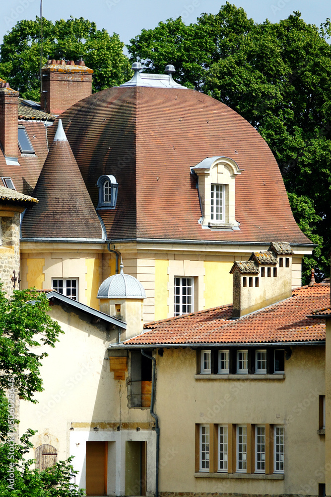 Détails de l'architecture du château du Domaine Lacroix-Laval, Marcy l ...