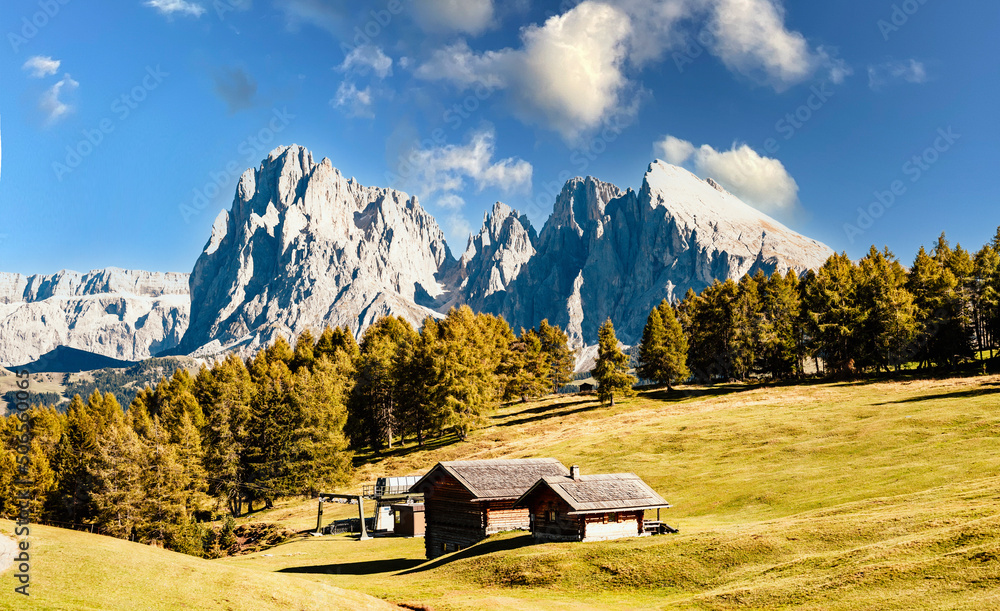 Alpe di Siusi - Seiser Alm- Langkofel mountain group. landscape of ...