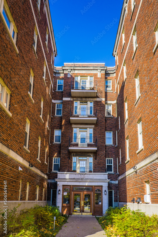 Traditional early 20th century building architecture in the Westmount ...