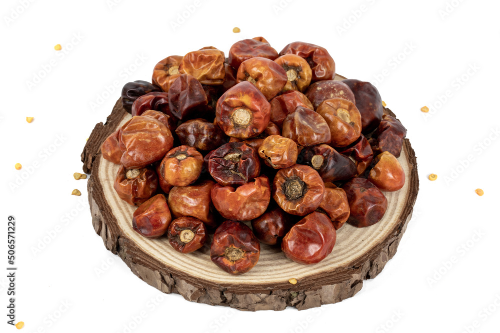 Round Chilli dried, unda mulak, isolated in white background, warm ...