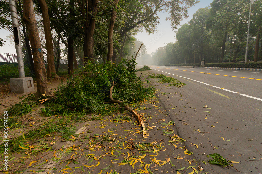A deserted city road of kolkata city under lockdown due to corona virus ...