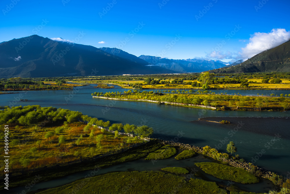 Famous plateau lakes and scenic spots in Tibet Autonomous Region of ...