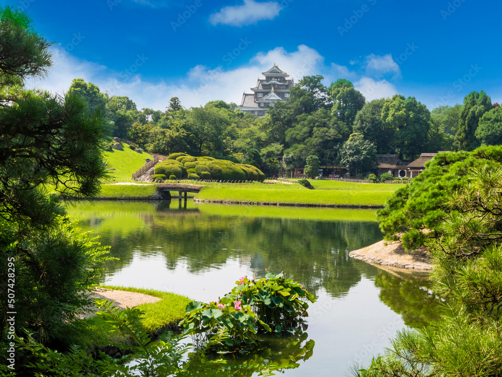 Okayama Korakuen Garden is a Japanese garden located in Okayama, Okayama Prefecture, Japan. foto ...