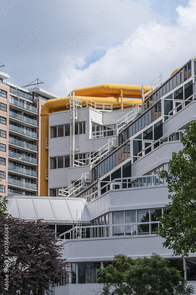 Innovative houses built in Rotterdam - Central Library (Bibliotheek ...