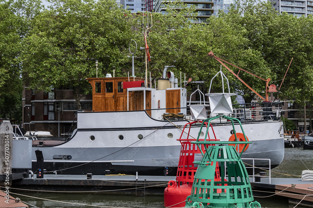 Maritime Museum Rotterdam - harbor-museum at historical Leuvehaven ...