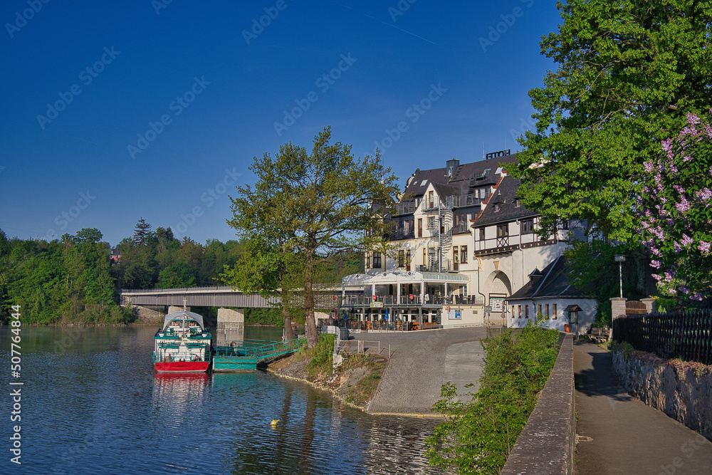 Fahrgast Schiff, Ausflugsschiff "Gera" an der Anlegestelle in Saalburg ...