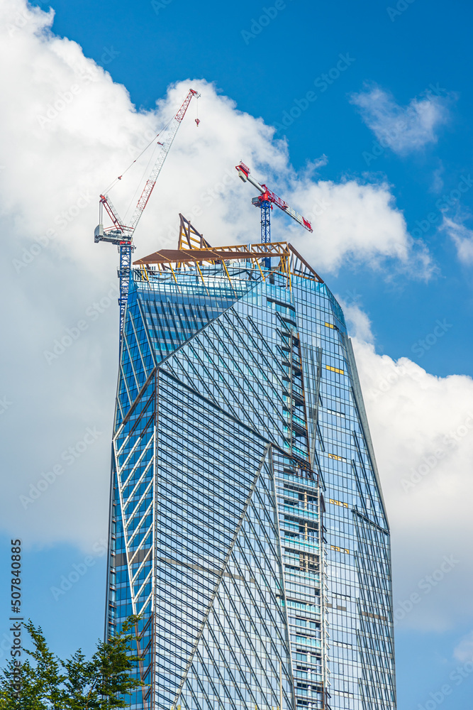 Tour Hekla, a tower by Jean Nouvel under construction in La Defense ...