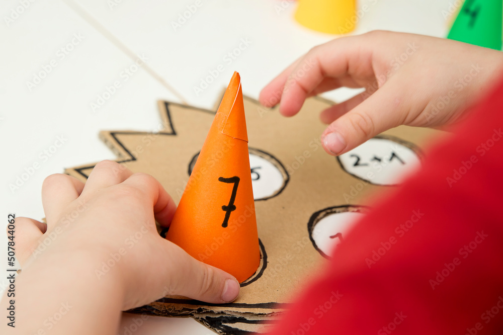 Hedgehog and numbers. Learning math. Calculation game for children ...