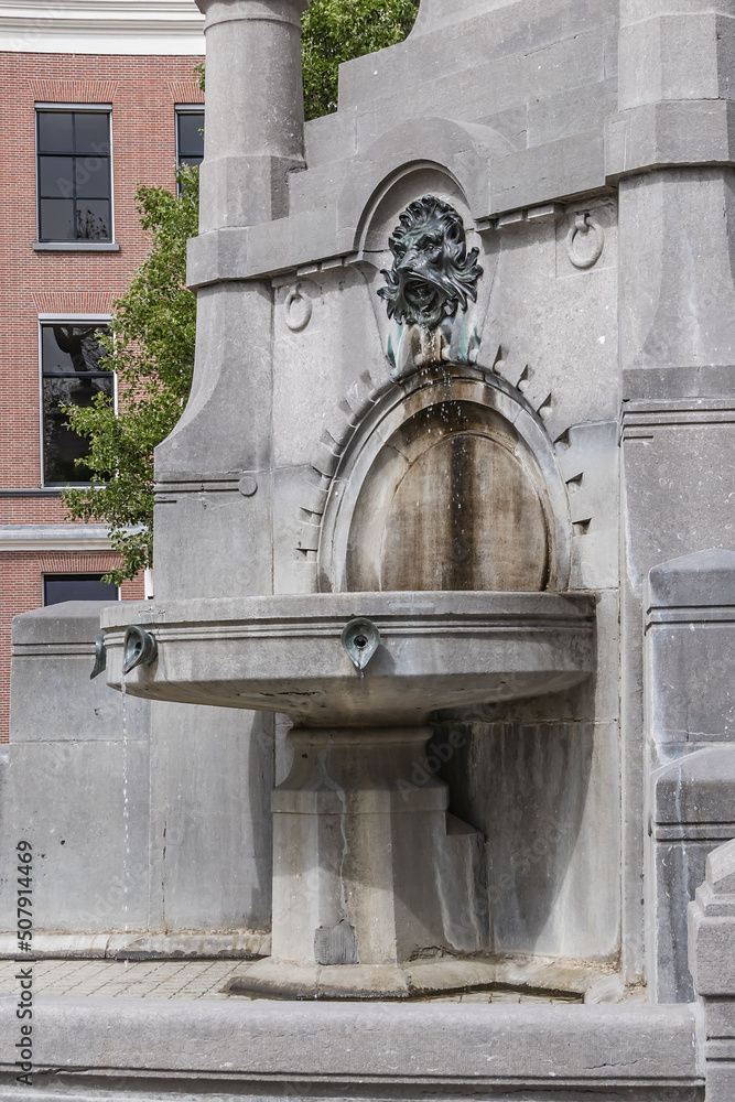 The Caland Monument (1907) in Scheepvaartkwartier in Rotterdam ...