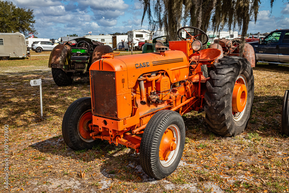 1953 J I Case Model D Farm Tractor ภาพถ่ายสต็อก | Adobe Stock