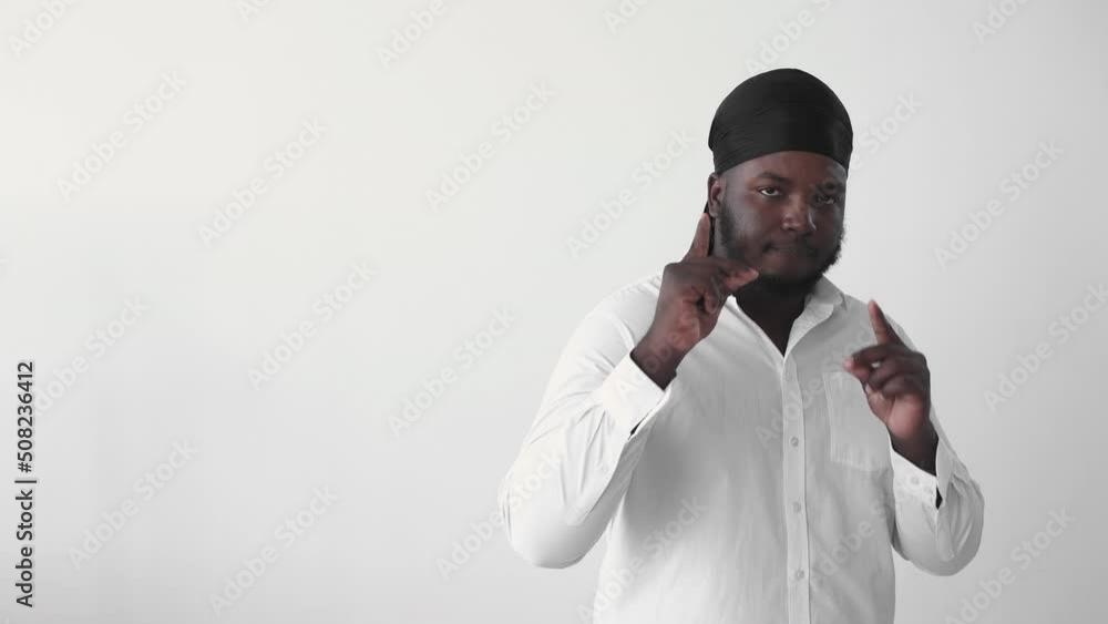 Hey you. Good idea. Inviting gesture. Boomerang motion. Approving ...