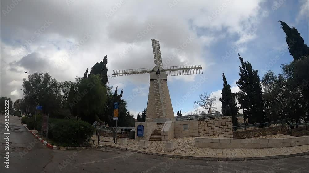 Vidéo Stock Montefiore Windmill in timelapse mode, Jerusalem, israel ...