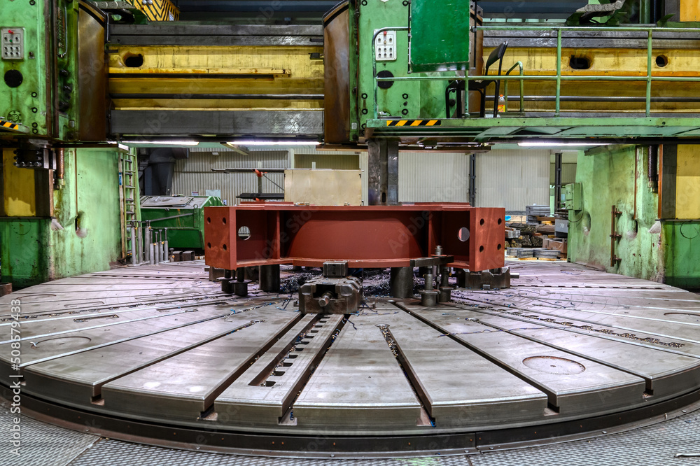 Mechanism of vertical turning lathe machine tool at plant Stock Photo ...