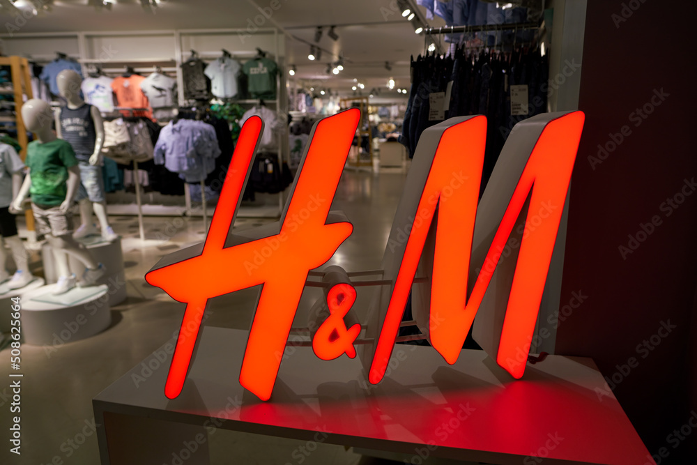 Foto de SEOUL, SOUTH KOREA - CIRCA MAY, 2017: close up shot of H and M ...