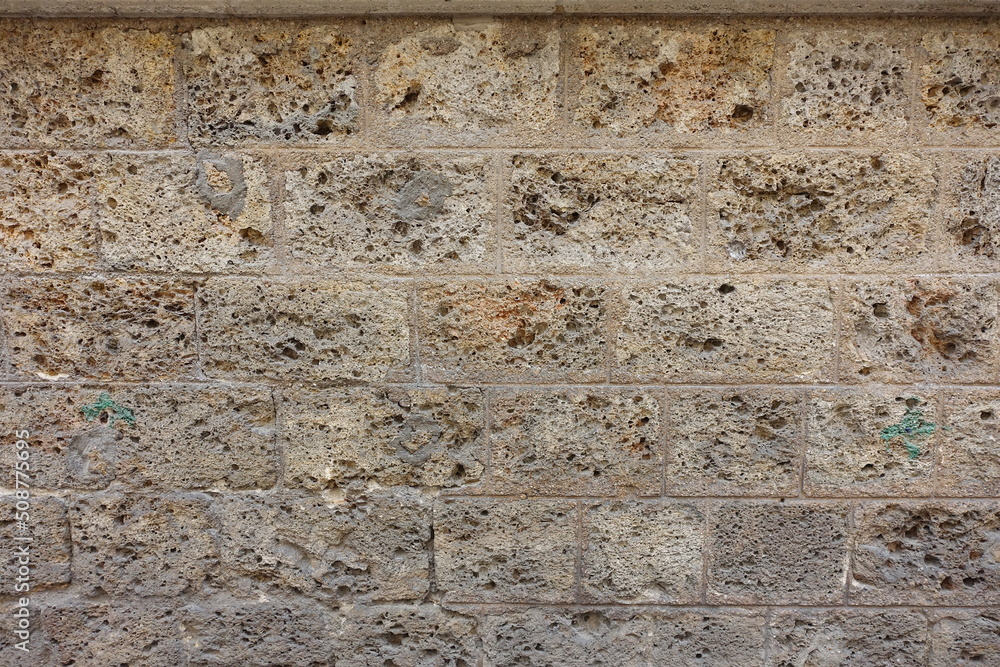 Mur en pierres poreuses et calcaires Stock Photo | Adobe Stock