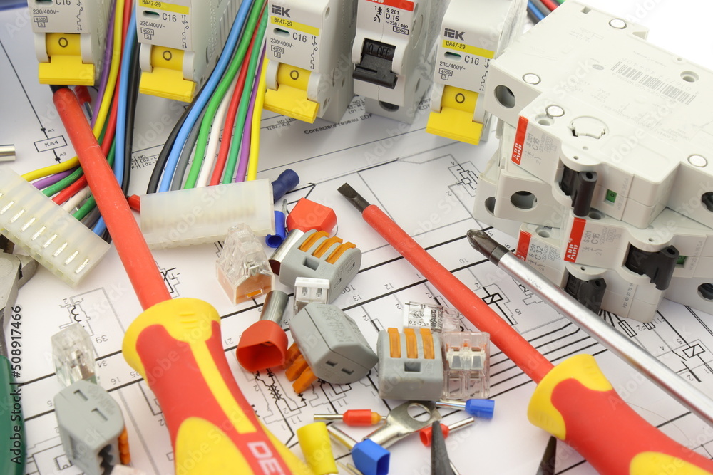 Automatic current switches and materials for the installation of the ...