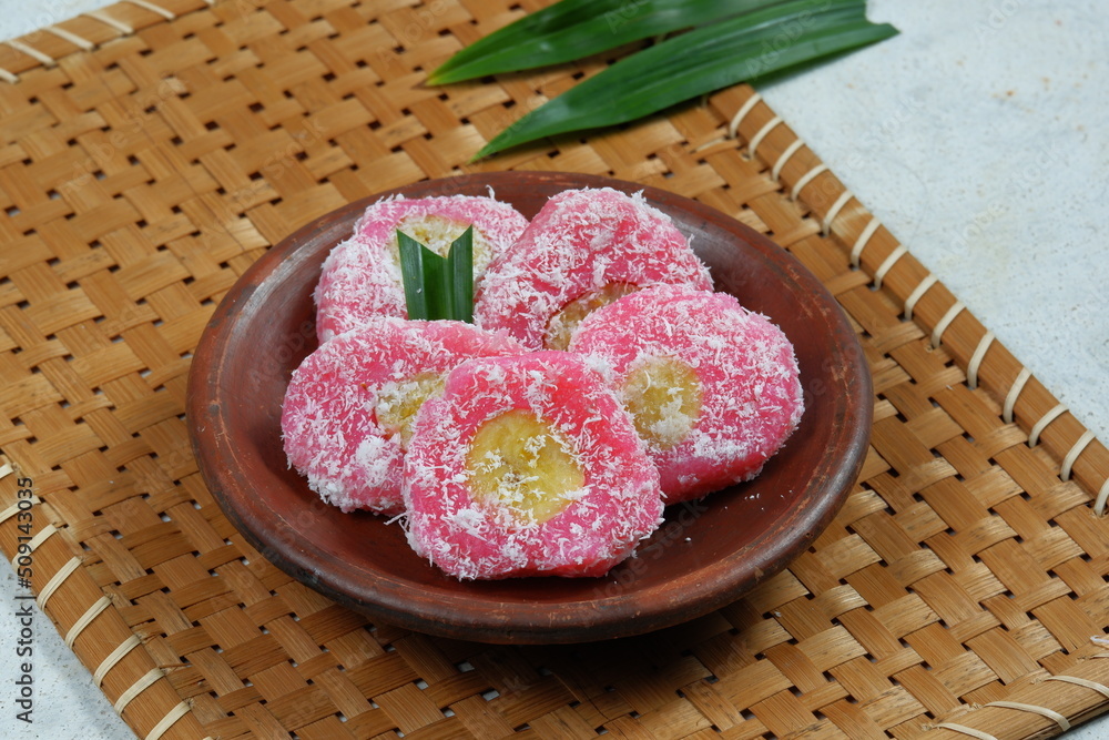 Kue Kacamata ,Mata Roda ,sanggar banyu,Putri Noong, Pisang Rai.is an ...