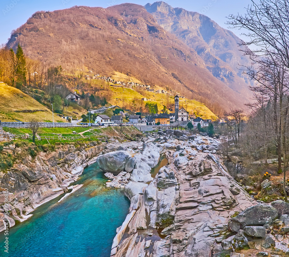 Verzasca River and Pizzo di Vogorno Mount, Lavertezzo, Valle Verzasca ...