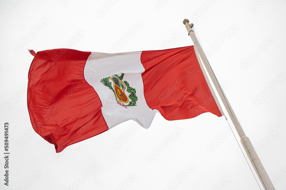 Bandera peruana flameando - Perú Stock Photo | Adobe Stock