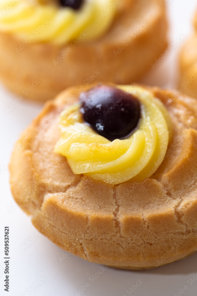 Zeppole di San Giuseppe, tipico dolce italiano Stock Photo | Adobe Stock