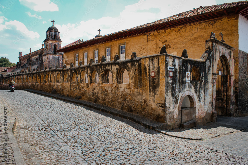 Póster Arquitectura tradicional del pueblo mágico de Pátzcuaro ...