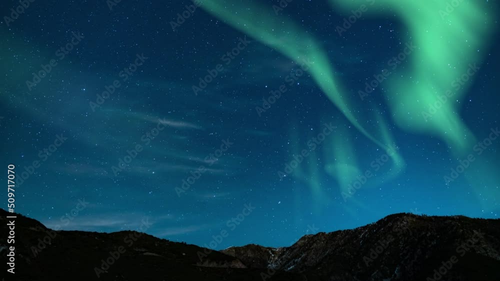 Aurora Borealis Green Loop Winter Mountain Ridges Northern Lights Stock ...