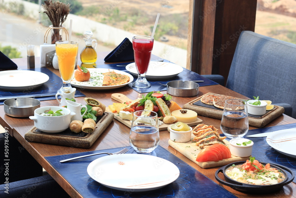 Traditional Arabic breakfast | Arabic food and drinks backgrounds ...