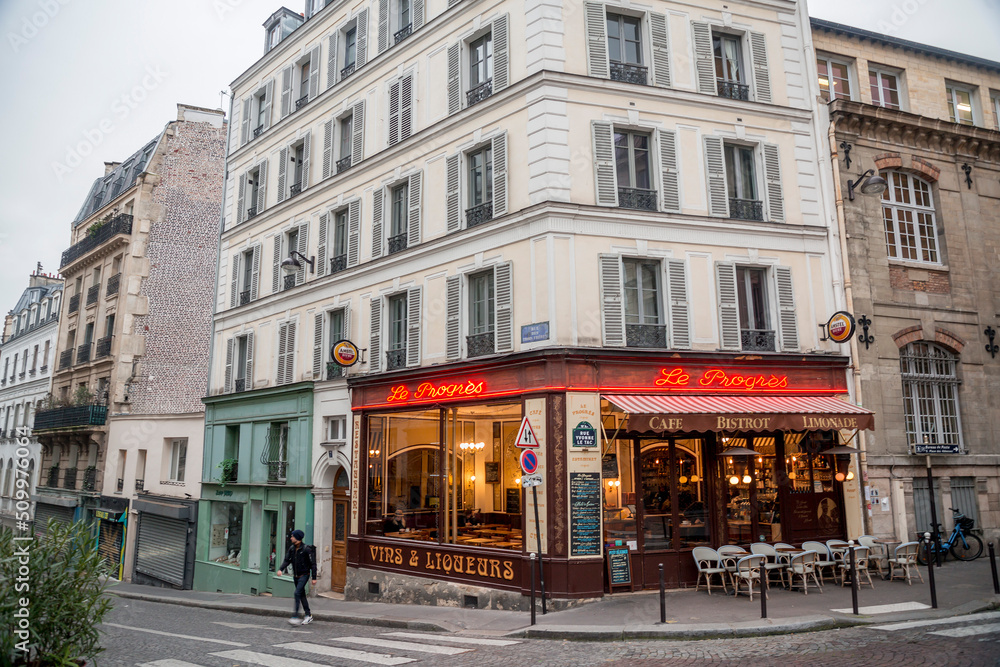 Typical Parisian cafe with outside seats in Paris, France Stock Photo ...