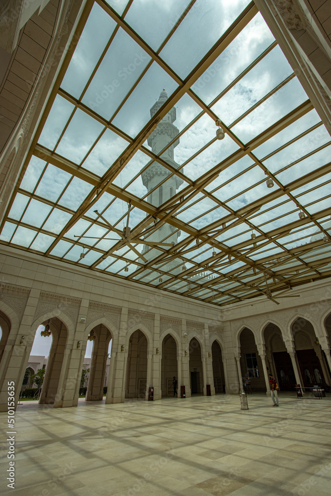 Beautiful islamic architecture of Masjid Sri Sendayan the new and the ...