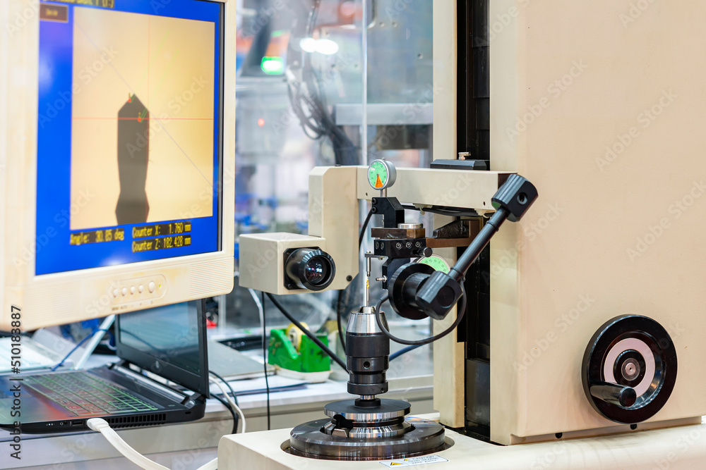 Cutting tool drill bit or milling cutter during inspection dimension ...