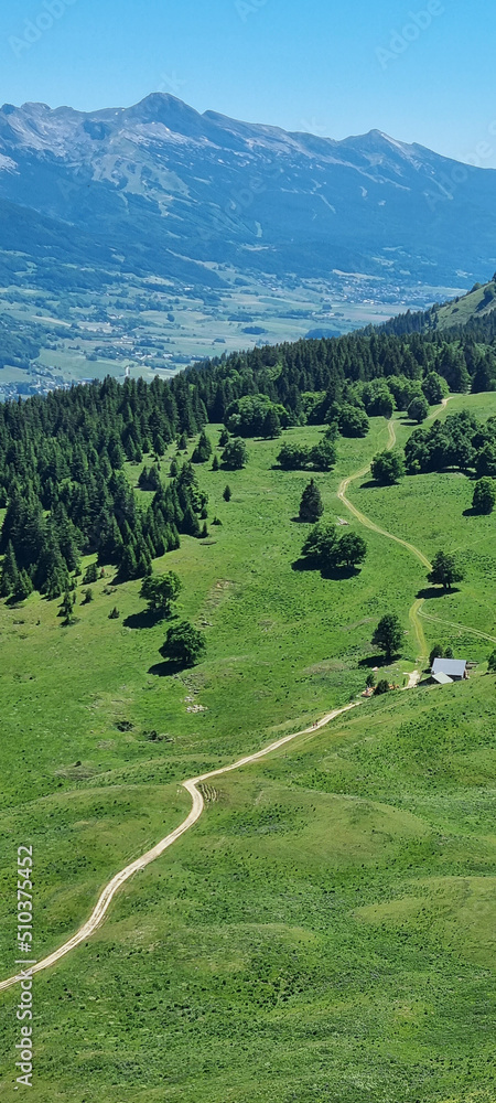 Le plateau du Vercors vu depuis les crêtes de la Molière Stock Photo ...