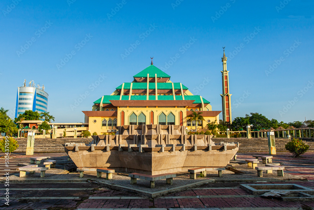 Batam Grand Mosque is a Landmark and the biggest mosque in Batam City ...