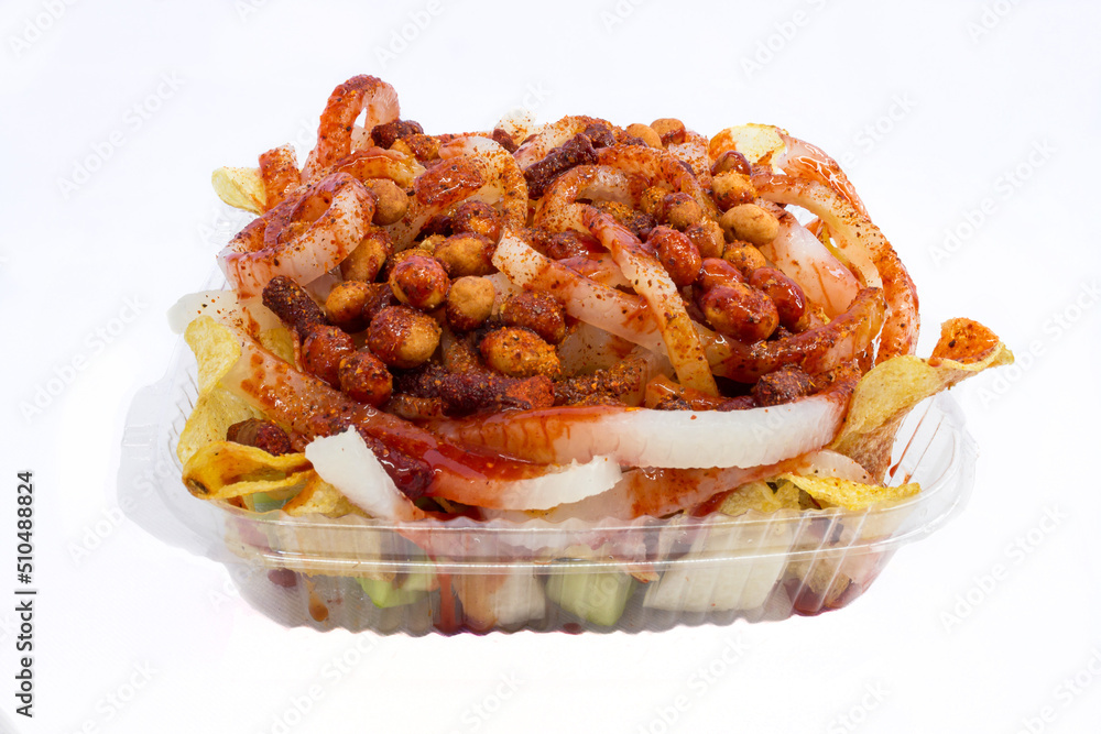 Tostilocos con cueritos, cacahuates, dulces de tamarindo y fruta para ...