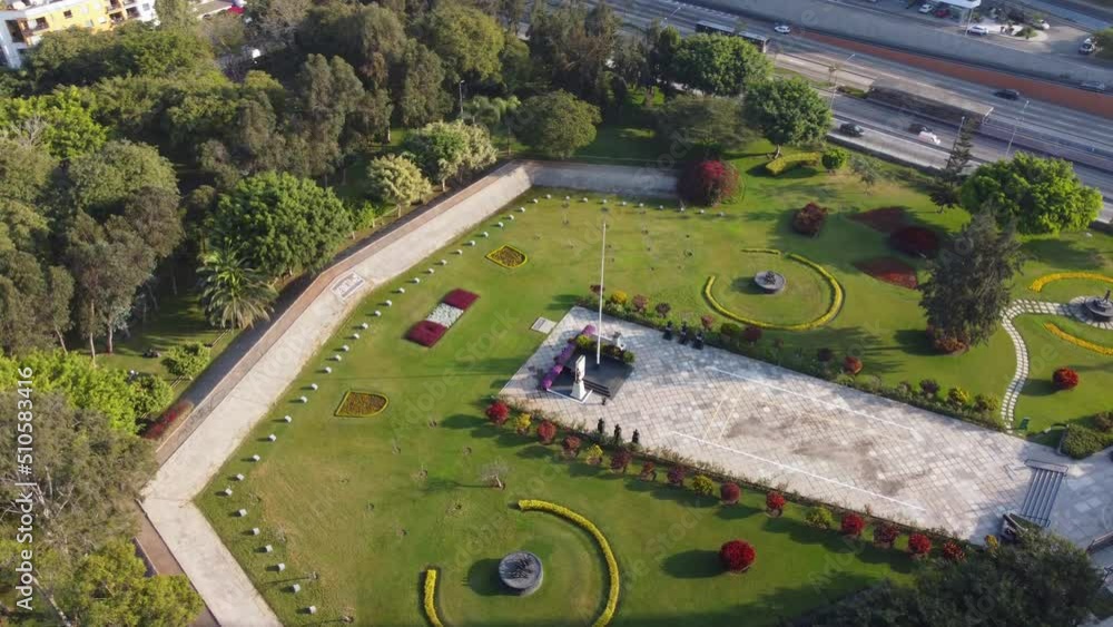 Drone video of "Parque Reducto" a park in Miraflores district of Lima ...
