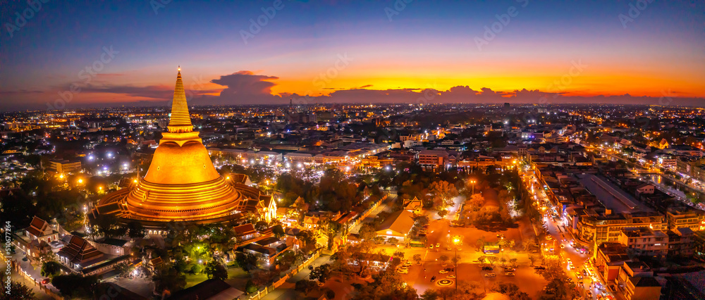 Poster Aerial view of Phra Pathom Chedi biggest stupa in Nakhon Pathom ...