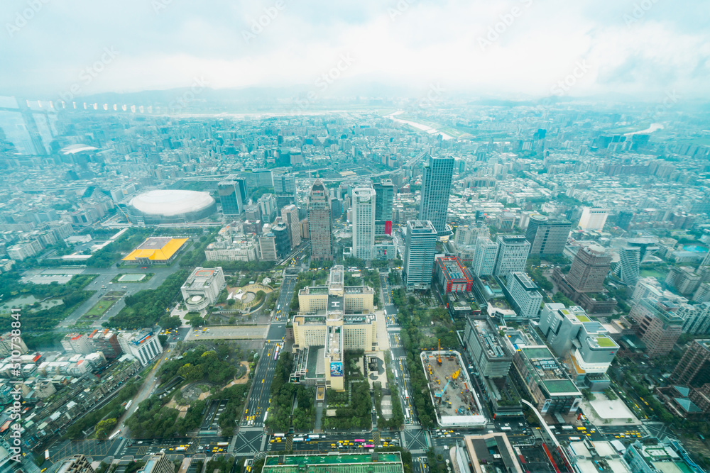 Taipei 101 building, Taiwan, China, China overlooks the city skyline ...
