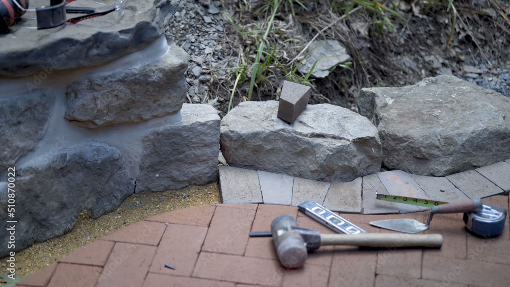 Construction zone detail showing the soldier course under construction ...