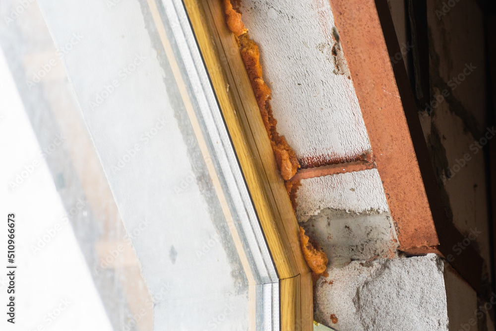 Strengthening the window opening with a metal corner and fittings ...