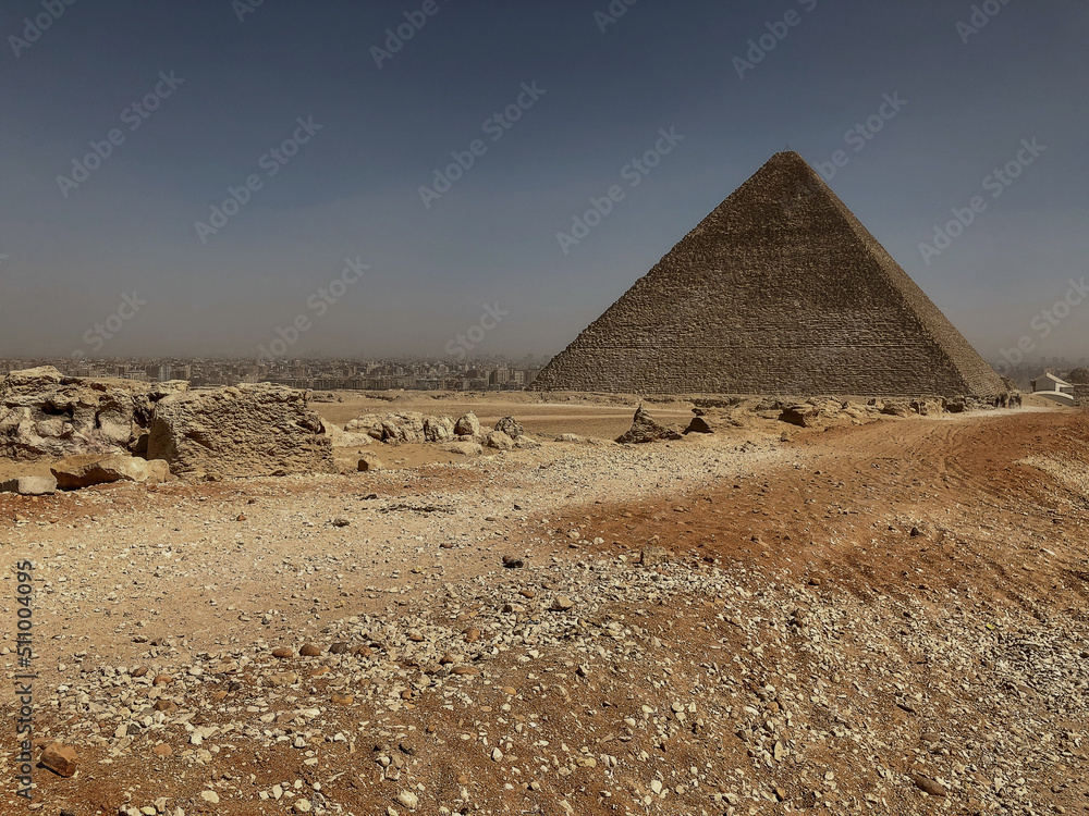 Foto de Popular tourist destination ancient Egyptian Giza city ruins of ...