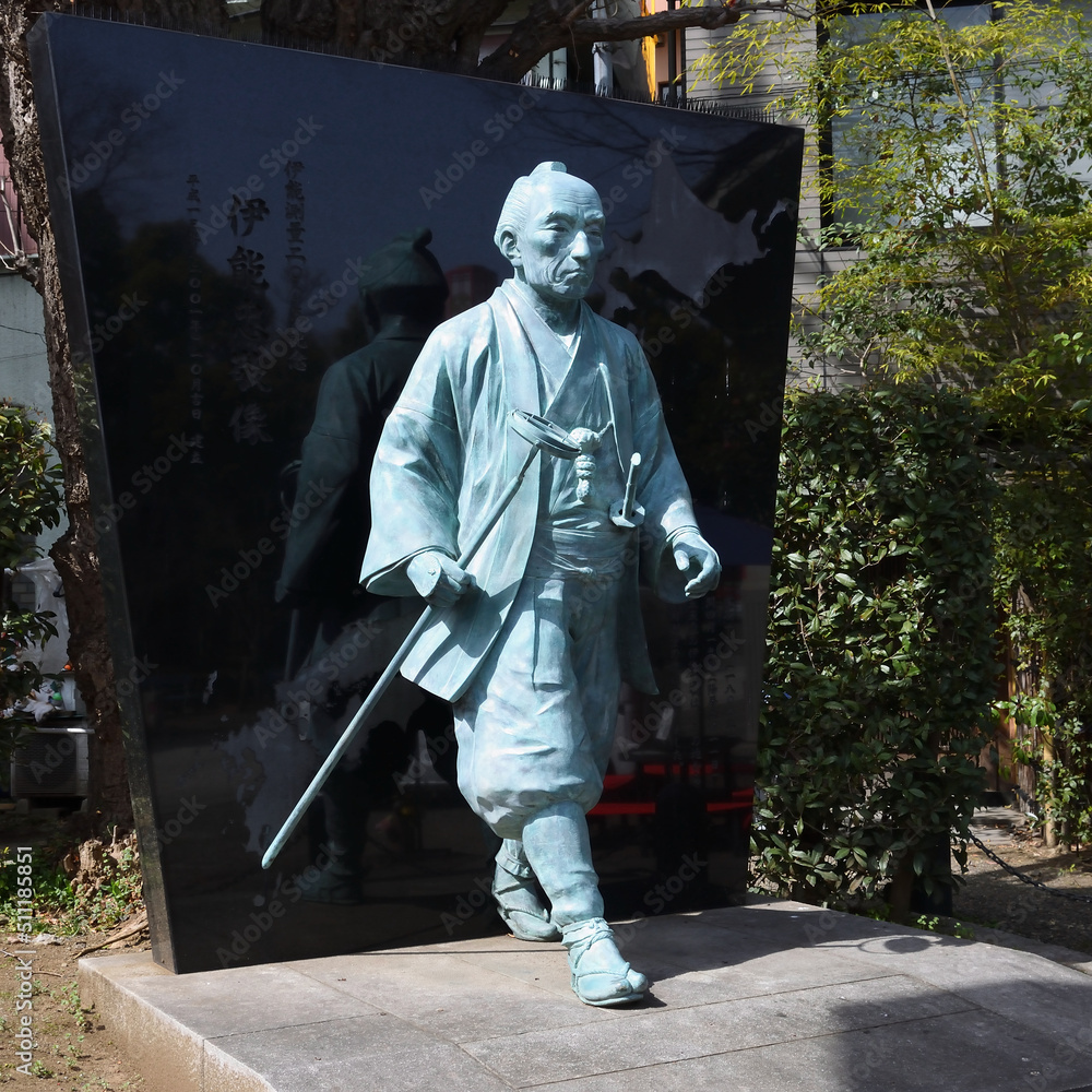 伊能忠敬像、富岡八幡宮にて Stock Photo | Adobe Stock
