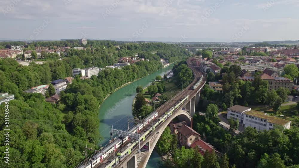 Video „Lorraine railway viaduct over River Aare with crossing BLS and ...