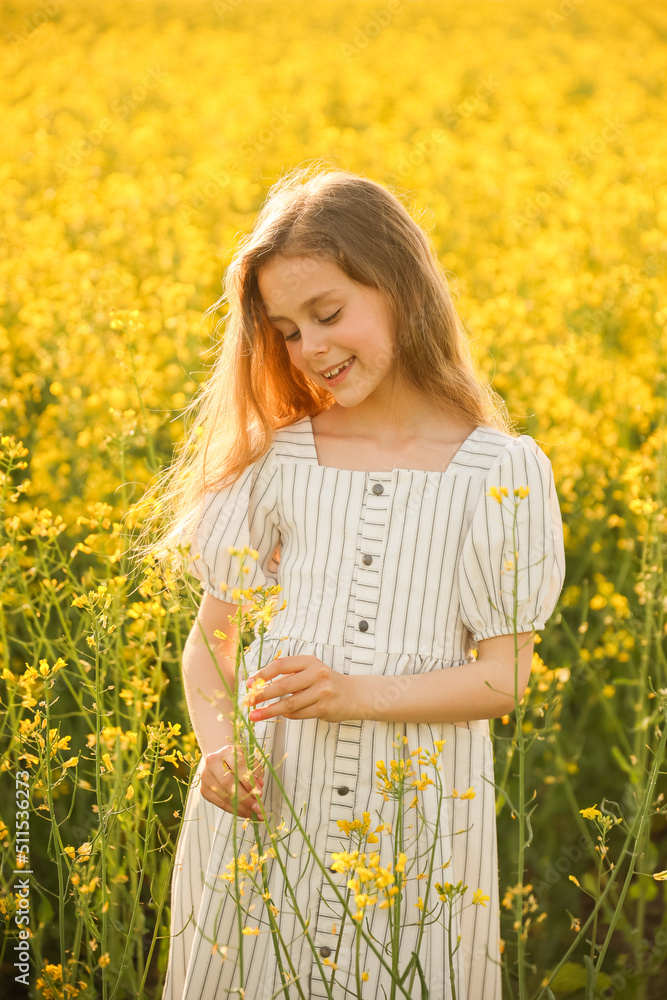 Foto Stock artistic portrait of a aesthetic joyful american little ...