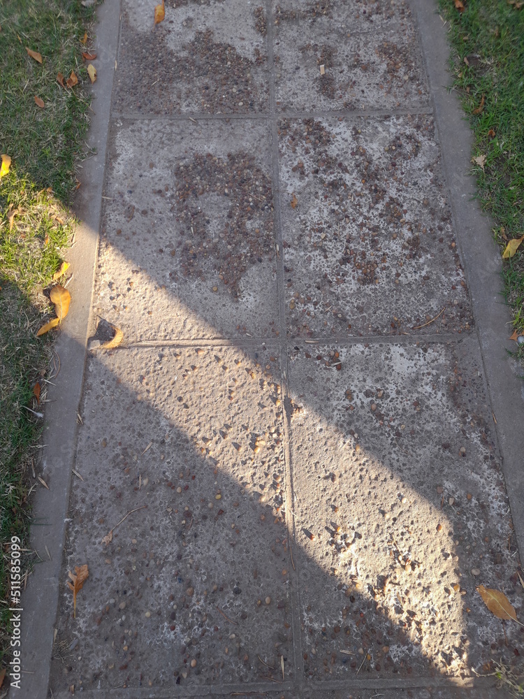Foto de Acera de concreto texturizado para trànsito de personas en la ...