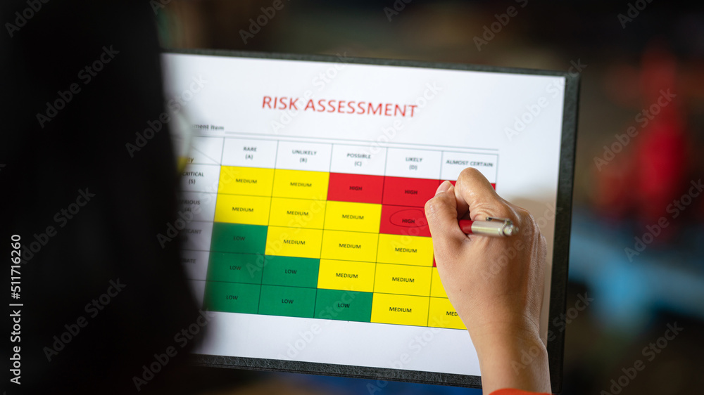 Foto de Action of a person is using ballpoint pen to marking on the ...