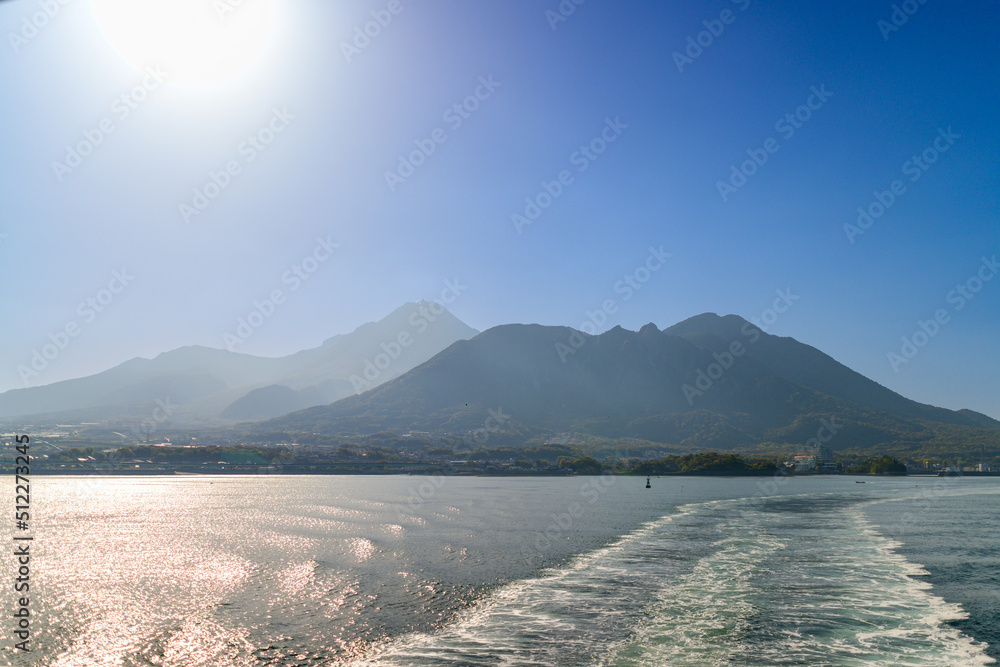 長崎県普賢岳を背景に港景色Port view with Mt. Fugen in Nagasaki in the background日本(春 ...