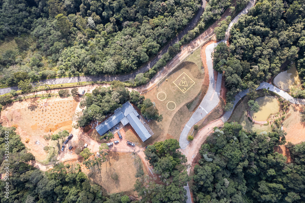Vista aérea da cidade de Itapevi, São Paulo - Brasil. Vegetação densa ...