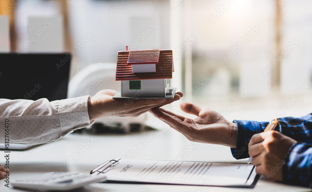 The Contractor Engineer in the Architect's Office signs a contract ...