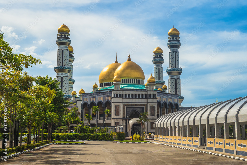 Jame Asr Hassanil Bolkiah Mosque in brunei Stock Photo | Adobe Stock