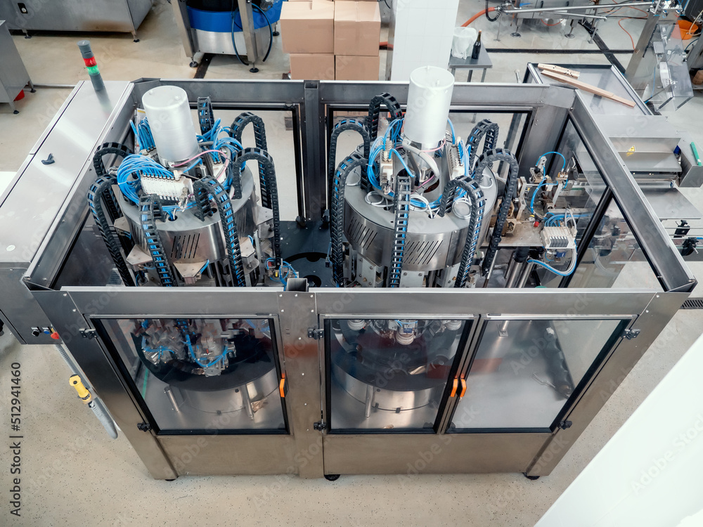 Conveyor line and filling machine in beverage production plant or ...